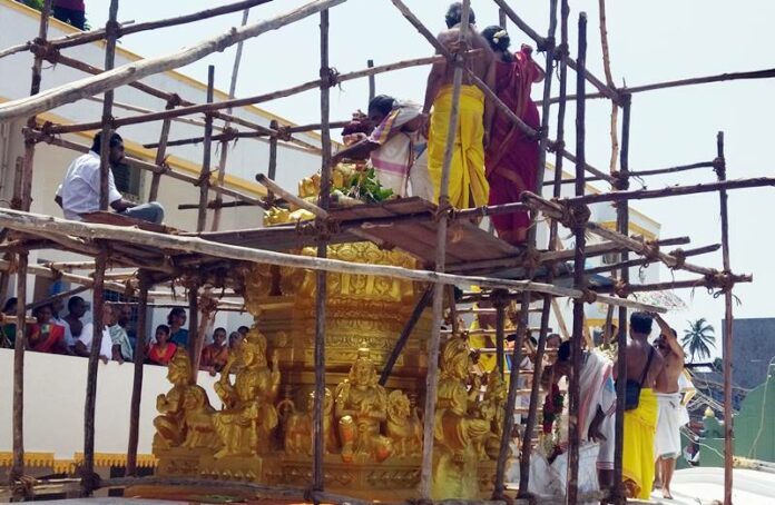 செங்கோட்டை ஸ்ரீ நவநீதகிருஷ்ண ஸ்வாமி கோயில் கும்பாபிஷேகம் கோலாகலம் ...